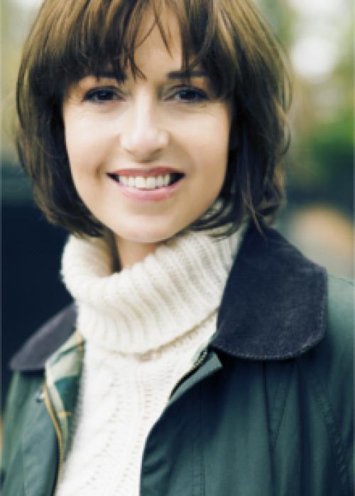 Female Presenter | Glam Shop